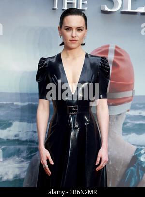 Young Woman and the Sea Daisy Ridley Stock Photo - Alamy