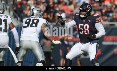 Chicago Bears offensive tackle Darnell Wright (58) lines up against the ...