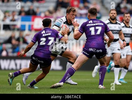 Liam Knight of Hull FC during pre-game warm up during the Betfred Super ...