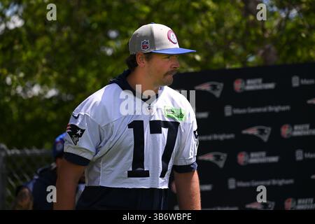New England Patriots punter Bryce Baringer (17) holds the ball as ...
