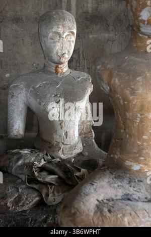 Boonchoo Fine Arts foundry in Bang Khae on the outskirts of western ...