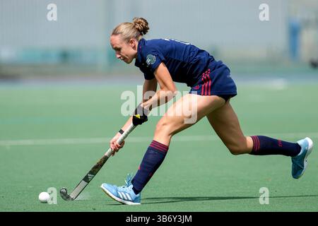 Lisa Nolte (DHC, 17), am Ball, Freisteller, Ganzkörper, Einzelbild ...