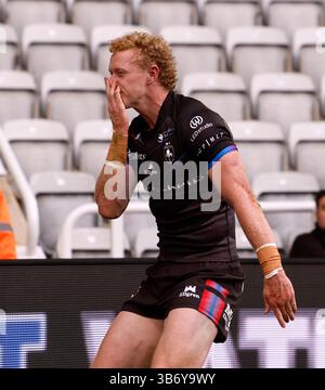 Lachlan Walmsley of Wakefield Trinity celebrates his try with Corey ...