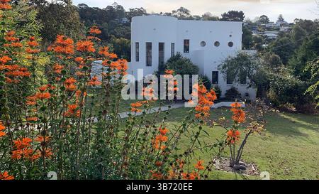 Streamline moderne architecture style home in South Hobart, Tasmania ...