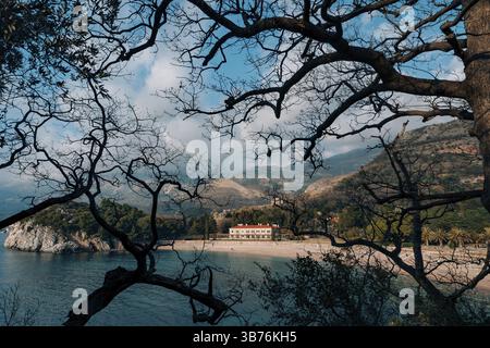 The park Milocer, Villa, beach Queen. Near the island of Sveti Stefan ...