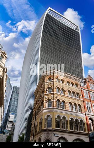 Sky Garden, Eastcheap, Buildings of the financial district, London ...