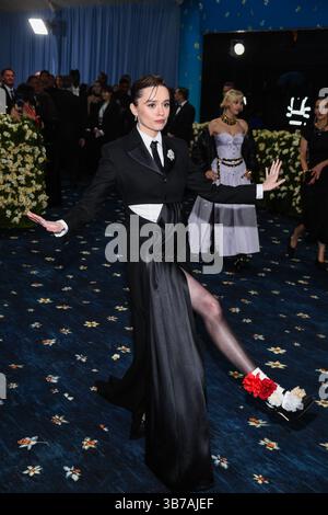 Ny. 05th May, 2025. Aimee Lou Wood at arrivals for The 2025 Costume ...