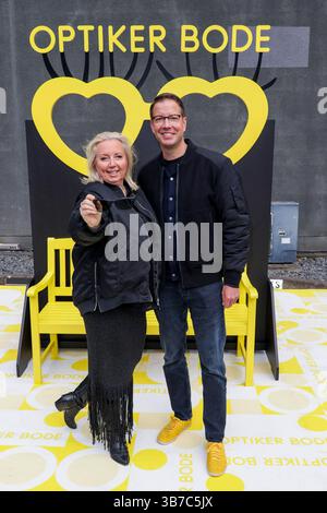 Carsten Bode mit seiner Ehefrau Sybille Bode Gastgeber beim Frame the ...