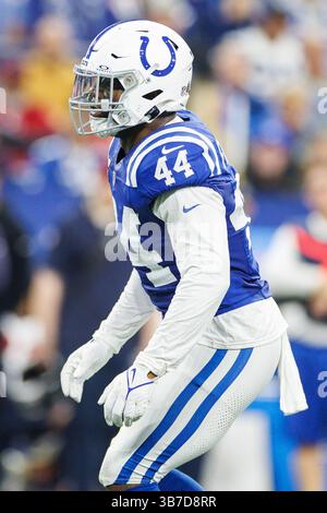 Indianapolis Colts linebacker Zaire Franklin (44) runs a drill during practice at the NFL ...