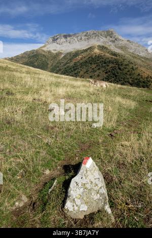 GR11 trail, Valley of Hecho, western valleys, Pyrenean mountain range ...