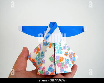 Hanbok origami craft, handcrafted hanbok craft using Japanese origami ...