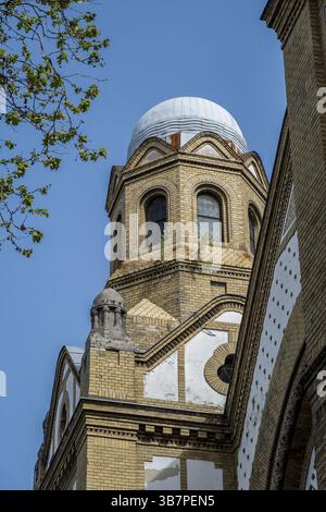 Historic synagogue with domes and round windows Stock Photo - Alamy