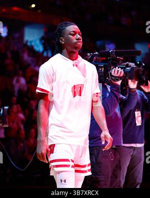 Wisconsin guard John Blackwell (25) scores during the second half of an ...