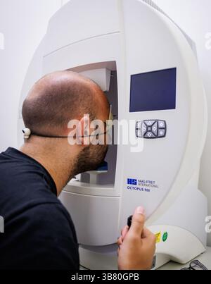 23 May 2024, Bavaria, Erlangen: View of a dioptric lens in the ...