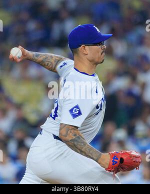 Arizona Diamondbacks relief pitcher Anthony DeSclafani (21) in the ...