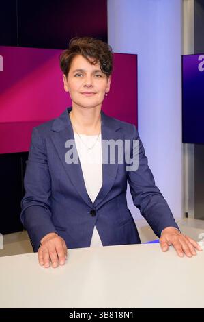 Anna Lehmann in der ARD-Talkshow maischberger im Studio Berlin ...