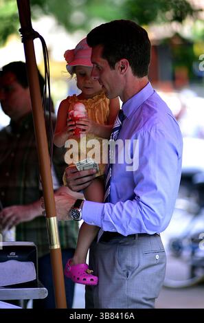Jason Hoppy and his daughter Bryn in New York City - 20 June 2013 Stock ...