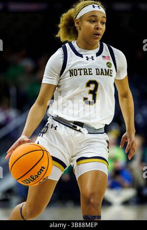 Notre Dame guard Hannah Hidalgo (3) passes the ball around Florida ...