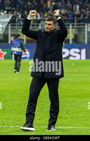 Xavier Zanetti FC Internazionale players celebrates victory after semi ...