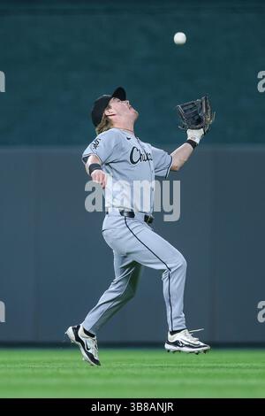 Chicago White Sox shortstop Chase Meidroth (10), left, and center ...