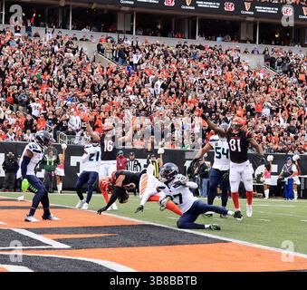 Seattle Seahawks cornerback Riq Woolen (27) arrives before an NFL ...