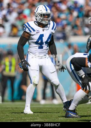 Indianapolis Colts linebacker Zaire Franklin (44) runs a drill during practice at the NFL ...