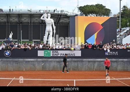 Darren Cahill, coach of Jannik Sinner, looks on during the Round Robin ...