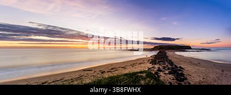 A view of the sea in Windang Island Stock Photo - Alamy