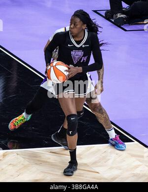 Golden State Valkyries center Temi Fagbenle (14) shoots a free throw ...
