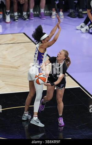 Golden State Valkyries guard Julie Vanloo (35) shoots over Minnesota ...