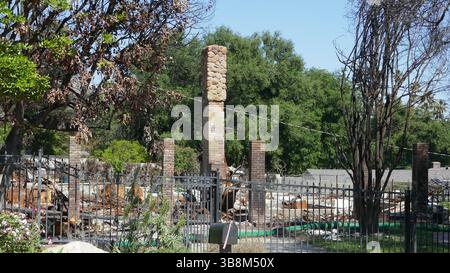 Altadena, California, USA 7th May 2025 Altadena aftermath and cleanup ...