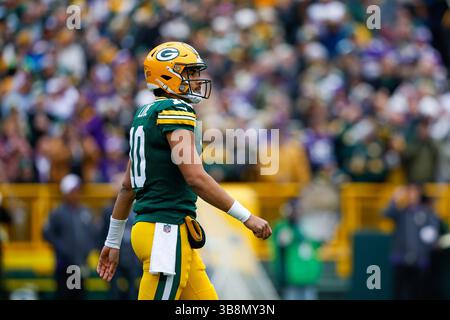 Green Bay Packers quarterback Jordan Love (10) and Arizona Cardinals ...