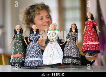 PRODUCTION - 05 May 2025, Saxony, Radibor: Claudia Matousek, an art ...