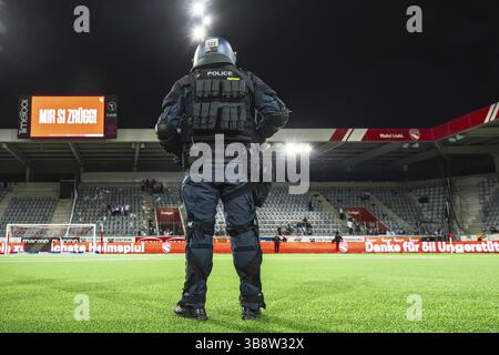 Police officer in combat gear Football stadium Stock Photo - Alamy