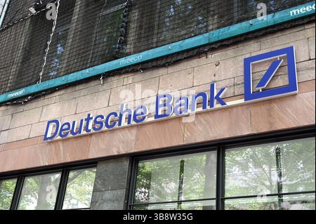 Logo, Schriftzug Deutsche Bank *** Logo, Deutsche Bank lettering Stock ...