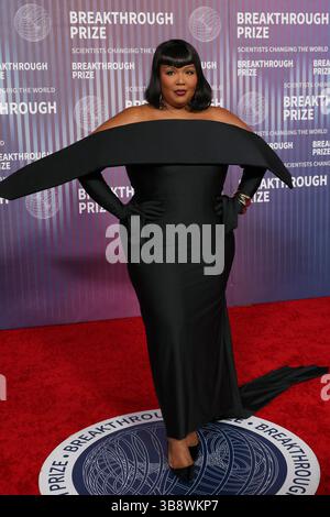Lizzo attends the 2024 Breakthrough Prize Ceremony at Academy Museum of ...