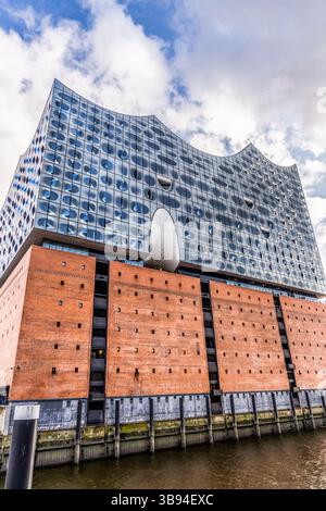 Elbphilharmonie, part of the glass facade, Hamburg concert hall, modern ...