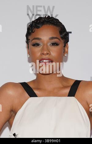 Ny. 08th May, 2025. Ariana DeBose at arrivals for New York City Ballet ...