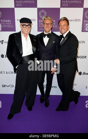 Thomas Rath, Stephan Lemen und Sandro Rath bei der Verleihung des ...