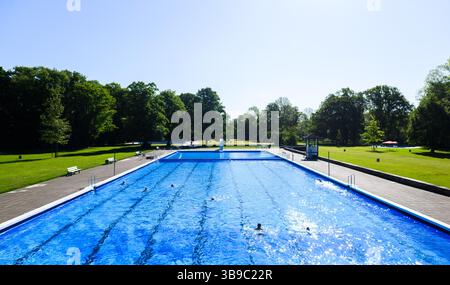 Hanover, Germany. 09th May, 2025. A woman swims in the Annabad outdoor ...