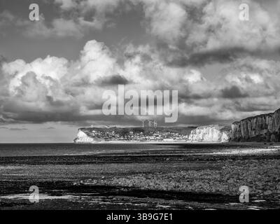 France, on the beach in Yport, Normandy, French Atlantic coast Stock ...