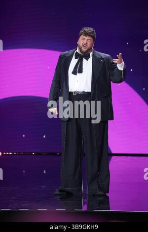 Daniel Zillmann Laudator BESTES MASKENBILD bei Verleihung DEUTSCHER ...