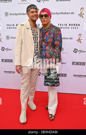 Marcell Damaschke und Julian F. M. Stoeckel bei der Premiere des Zirkus ...