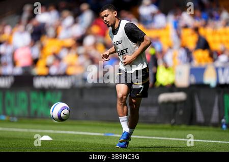 Wolverhampton Wanderers' Andre warms up ahead of the Premier League ...