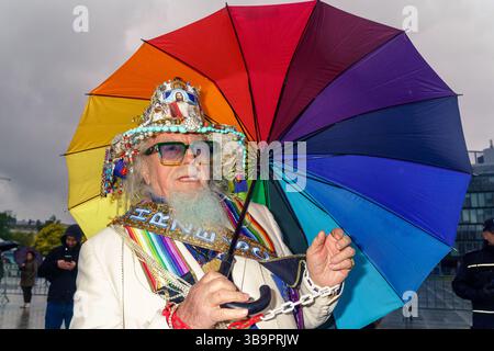 Smolensk monthly disaster celebration Ryszard Szylman makes a pastiche ...