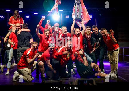 10 May 2025, Bavaria, Würzburg: The Finsterwalde male ballet group is ...