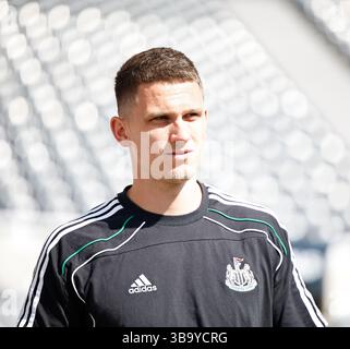 Sven Botman of Newcastle United arrives during the Premier League match ...
