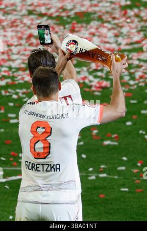 Harry Kane of FC Bayern Muenchen, Toni Kroos of Real Madrid FC Bayern ...