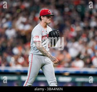 Cincinnati Reds starting pitcher Chase Petty (61) throws during a ...