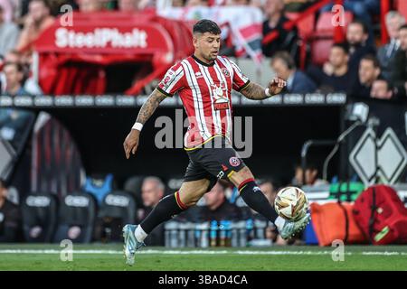 Gustavo Hamer of Sheffield United controls the ball during the Emirates ...
